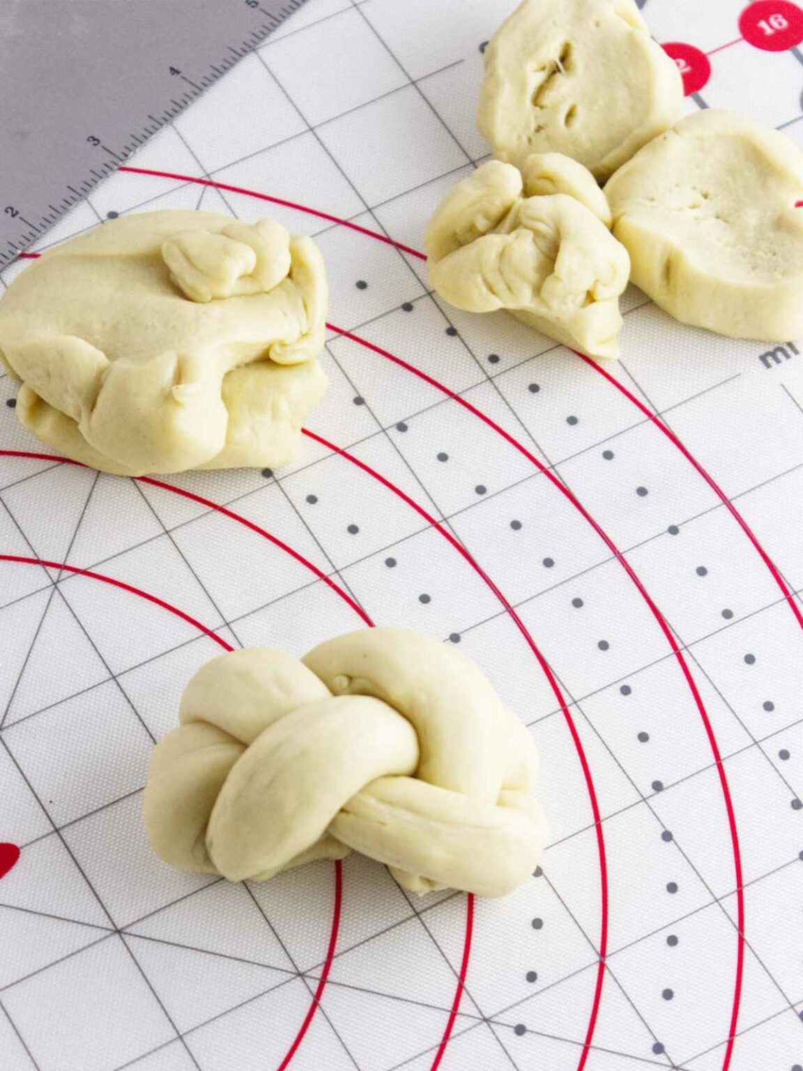 Everyday Challah Rolls I Knead Bread